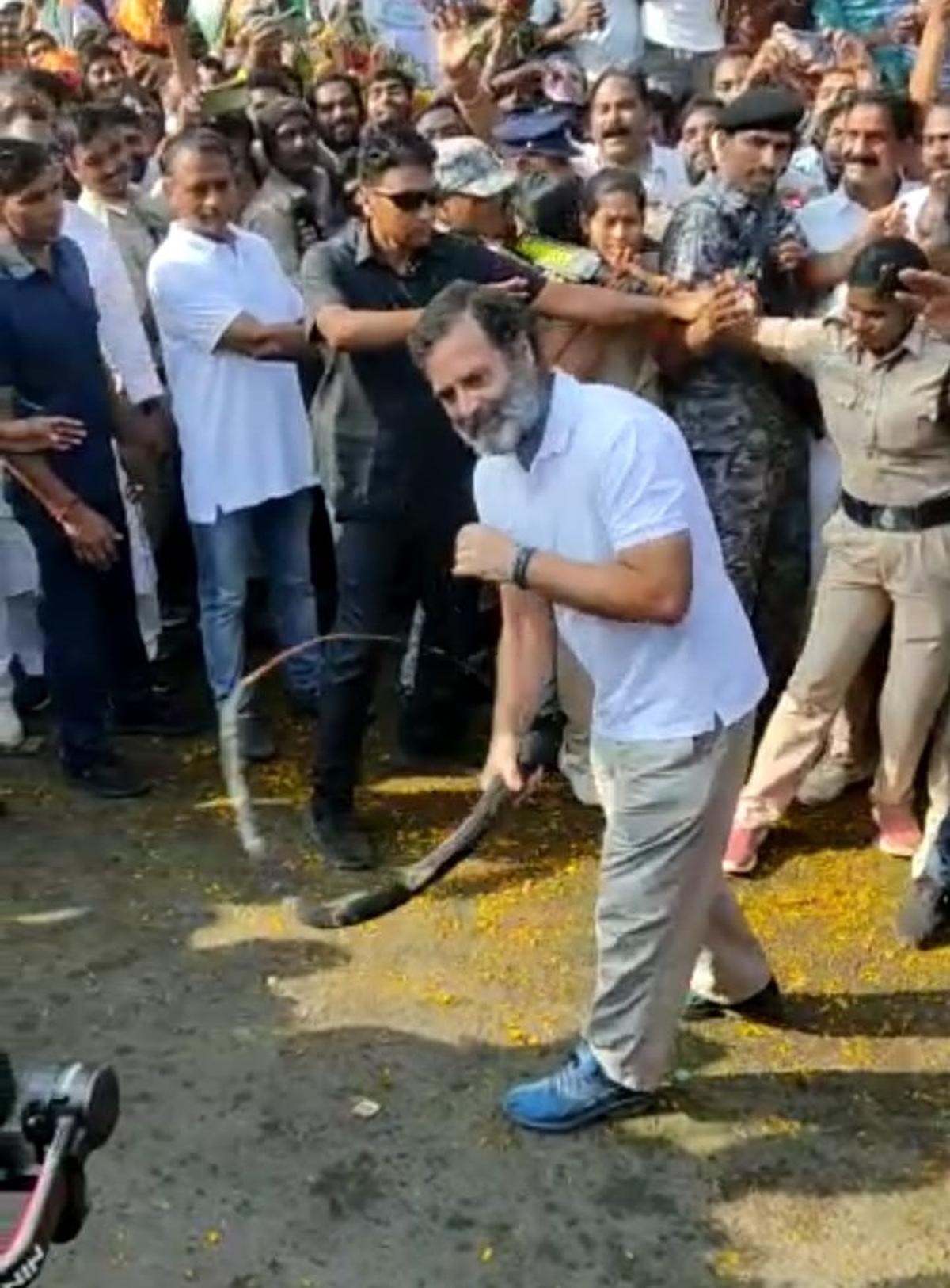 Rahul Gandhi whips himself during Bharat Jodo Yatra - The Hindu
